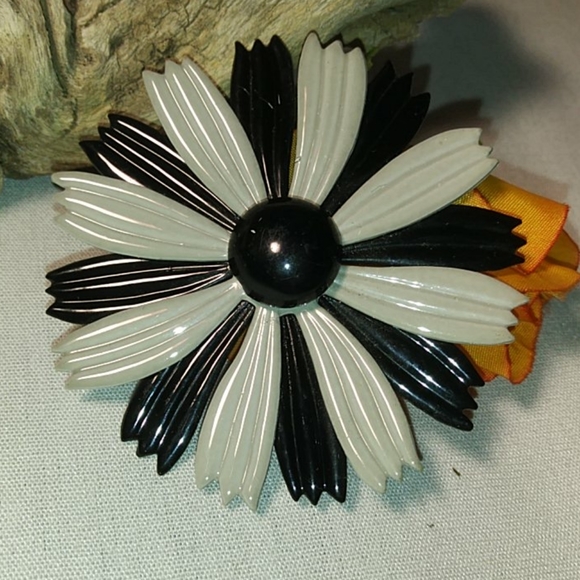 Vintage Metal Jewelry | Jewelry | Vintage Large Metal Enamel Blackwhite ...